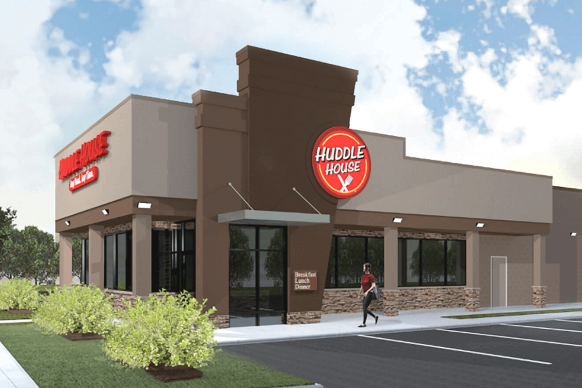 Harrington Family Expands Huddle House in Georgia